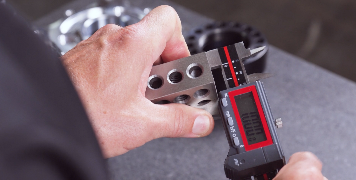 Calipers: Best Digital & Dial Calipers | Haas Tooling